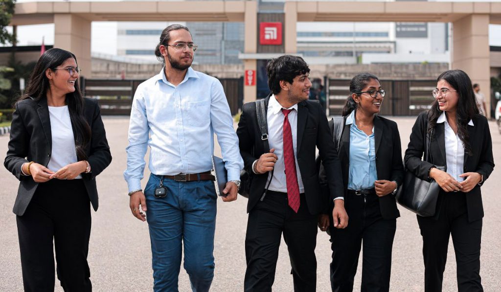 B.Com (Hons) Vs B.Com Program: Which is Better? - Chitkara University