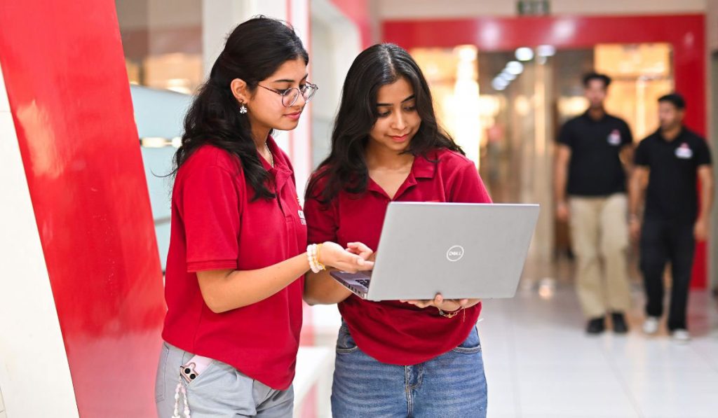 AI Reshaping Business Roles: New Skills, New Careers